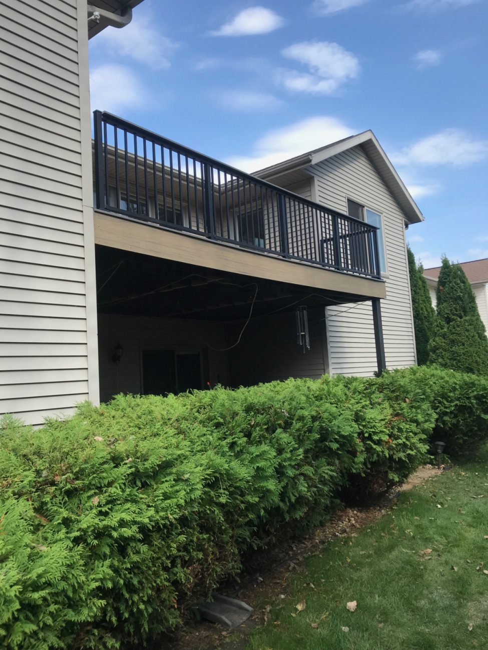 Black tuscany with drink rail | Phillips Outdoor Services