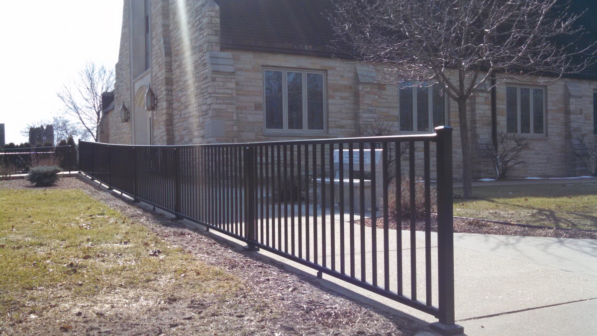 C10 alum railing | Phillips Outdoor Services