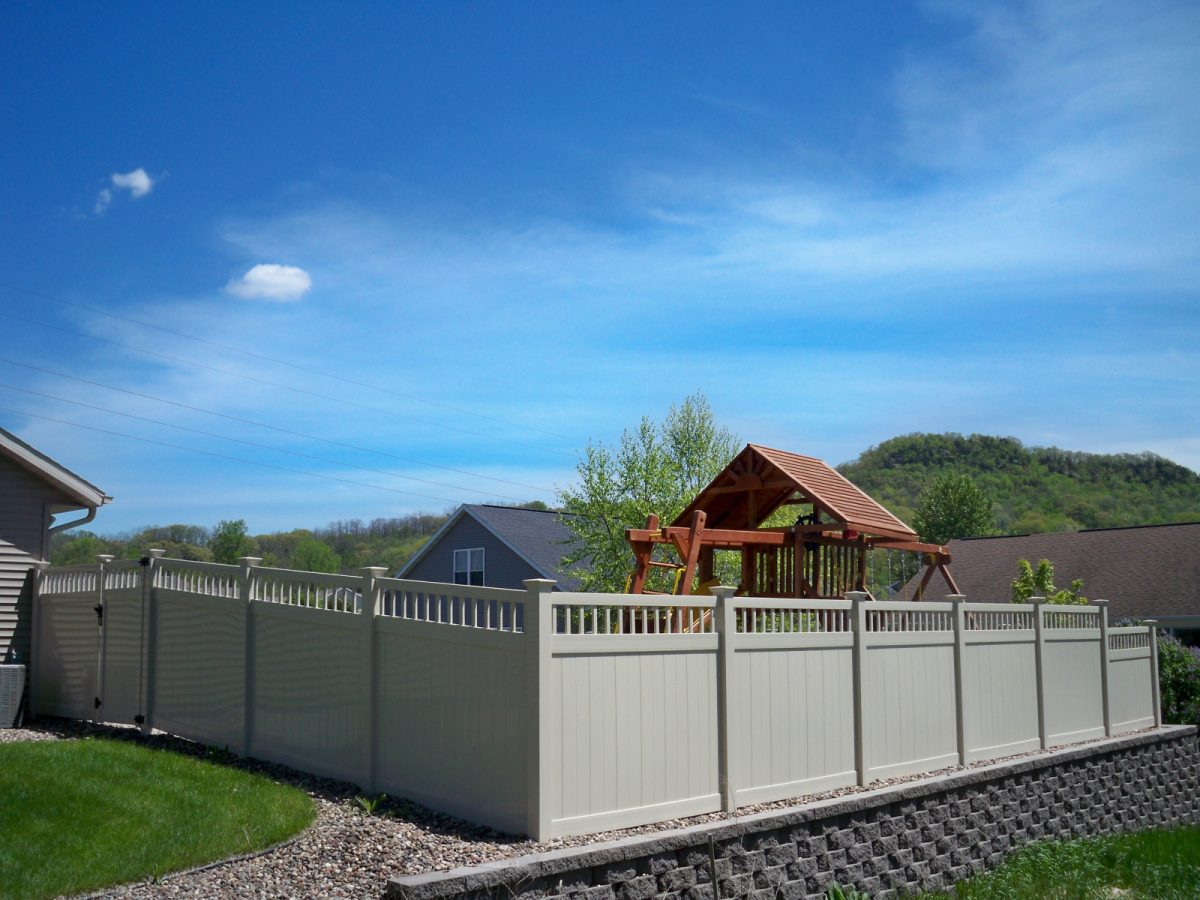Spindle top trimax with retaining wall | Phillips Outdoor Services