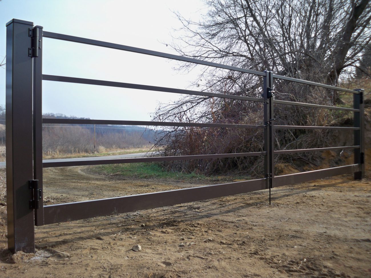 courtyard double swing gates | Phillips Outdoor Services